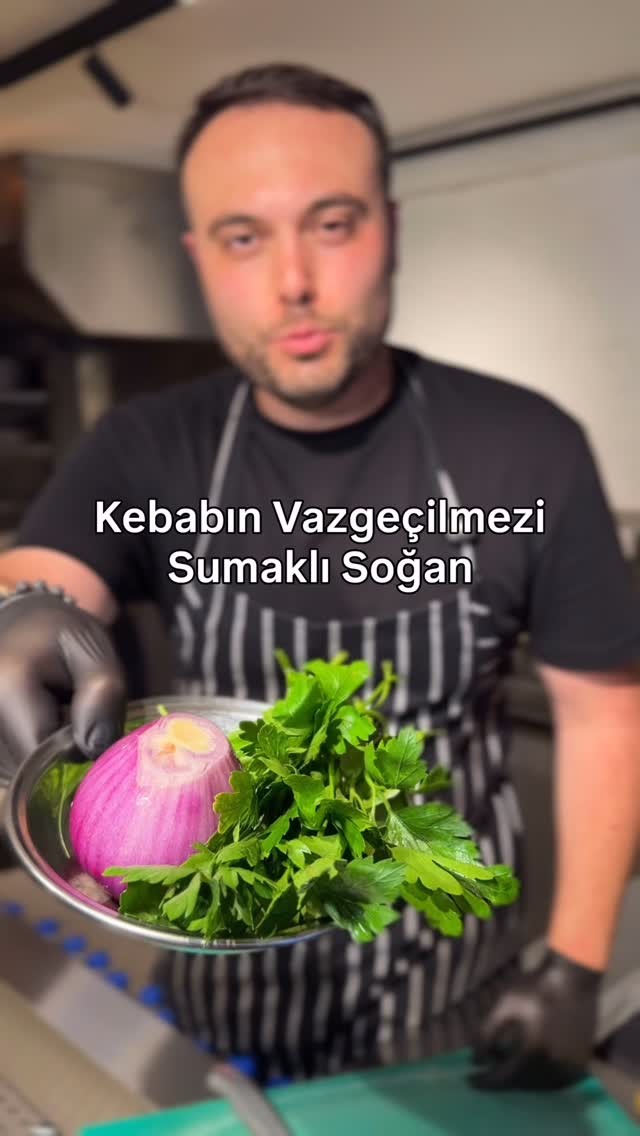 Ete en çok yakışan salata sumaklı soğan mı