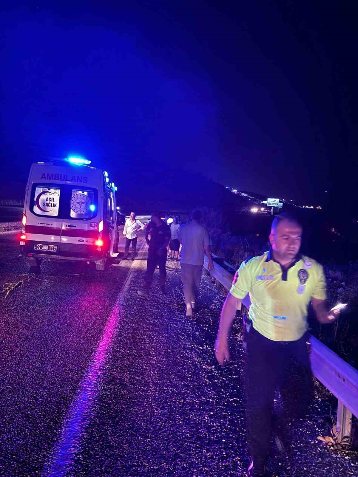 Kuşadası’nda motosiklet kazası: 1’i ağır 2 yaralı