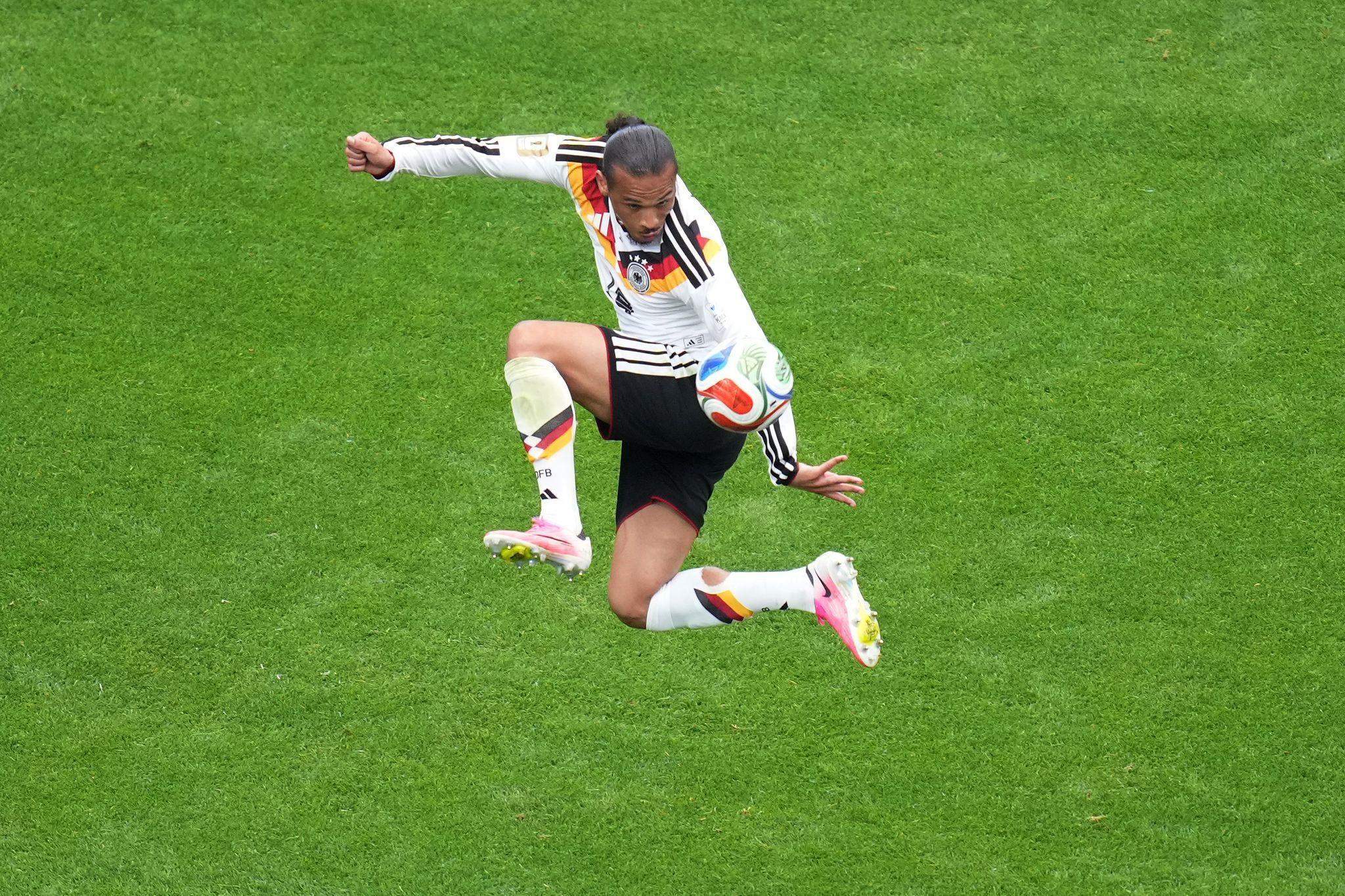 Erstes Spiel, altes Problem: Trotz 7:1-Sieg: Sané lässt Chancen liegen ...