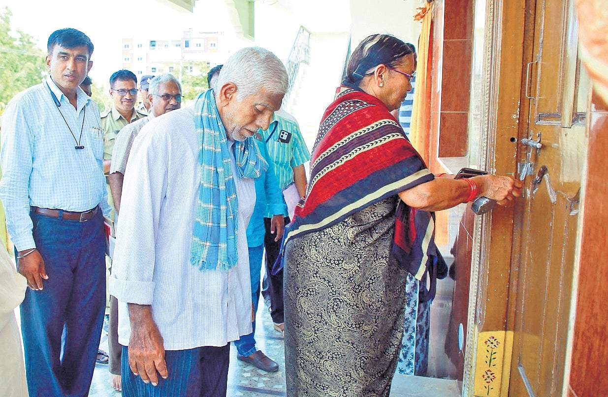 Forged docs and 22 lawsuits fail: Nalgonda collector evicts son to ...