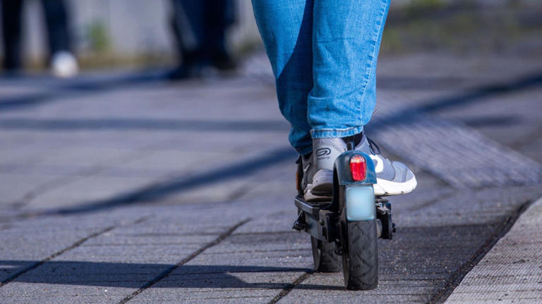 Am Kopf verletzt: Jugendliche nach Unfall mit E-Scooter in Lebensgefahr