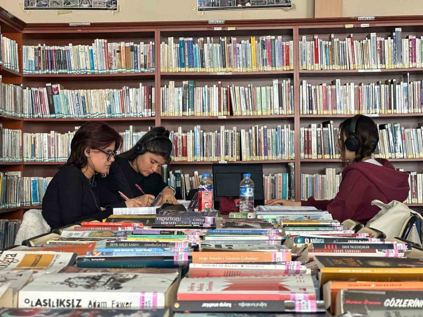 Erzurum’daki her iki kitaptan biri edebiyat içerikli