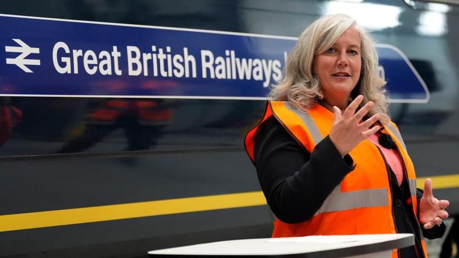 Train nationalisation 'lacks ambition'