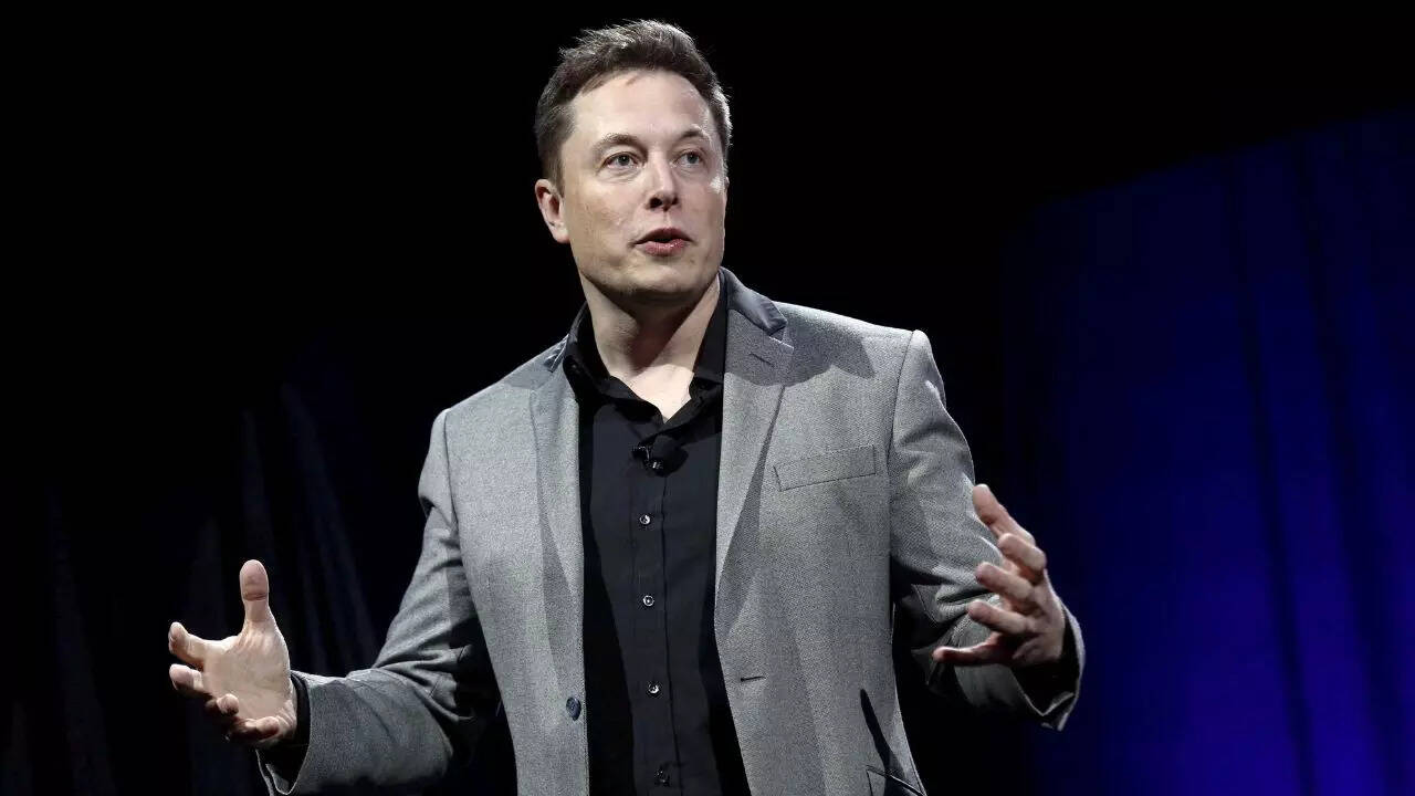 World’s first trillionaire Elon Musk explains why AI will make money ...
