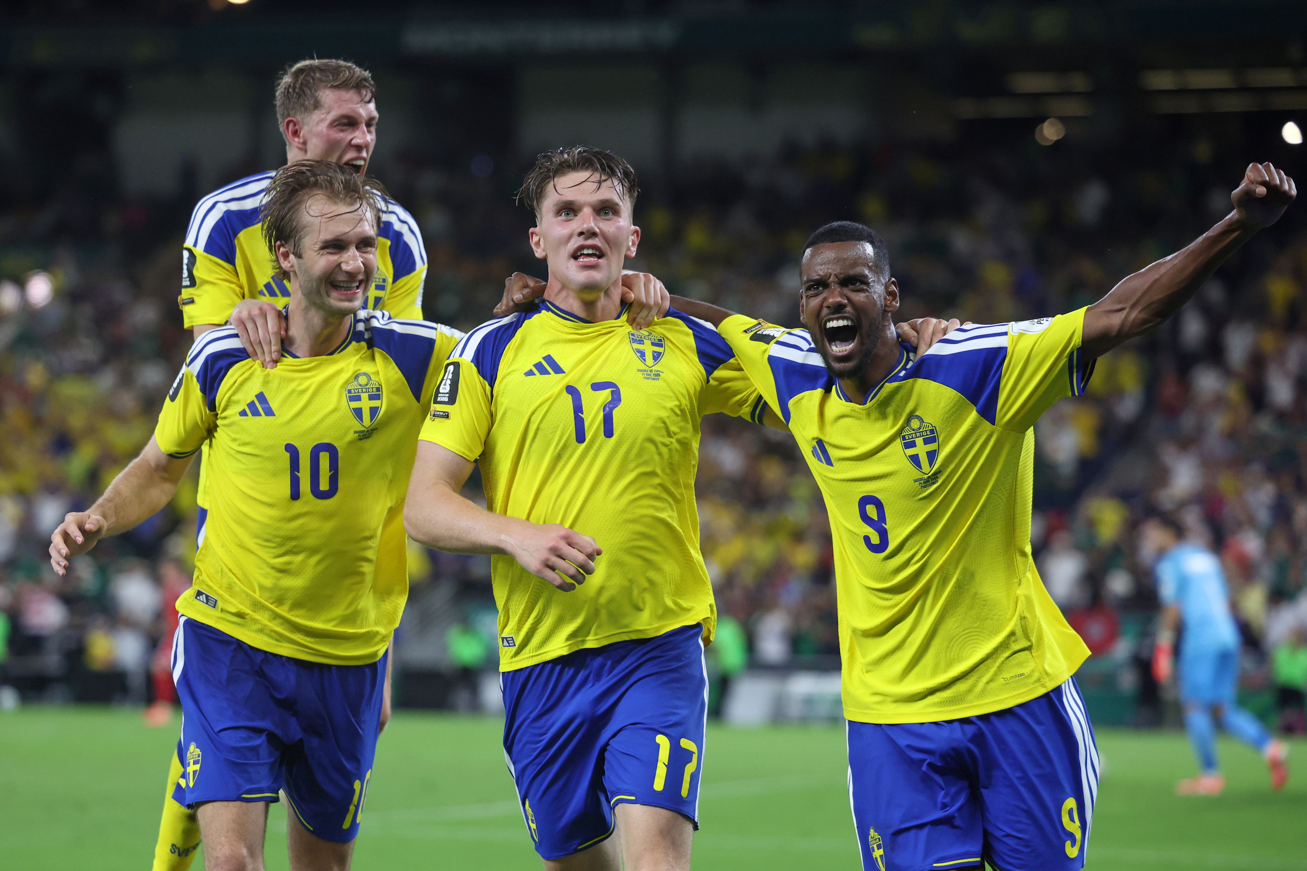 Sweden gets 2 goals from Yasin Ayari and pounds Tunisia 5-1 to move ...