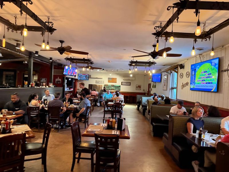 This no-frills restaurant in Maryland has mac and cheese so good, it’s ...