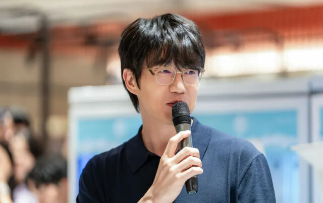 갈수록 잘생겨져 성시경, BTS 못지않은 부산 인기