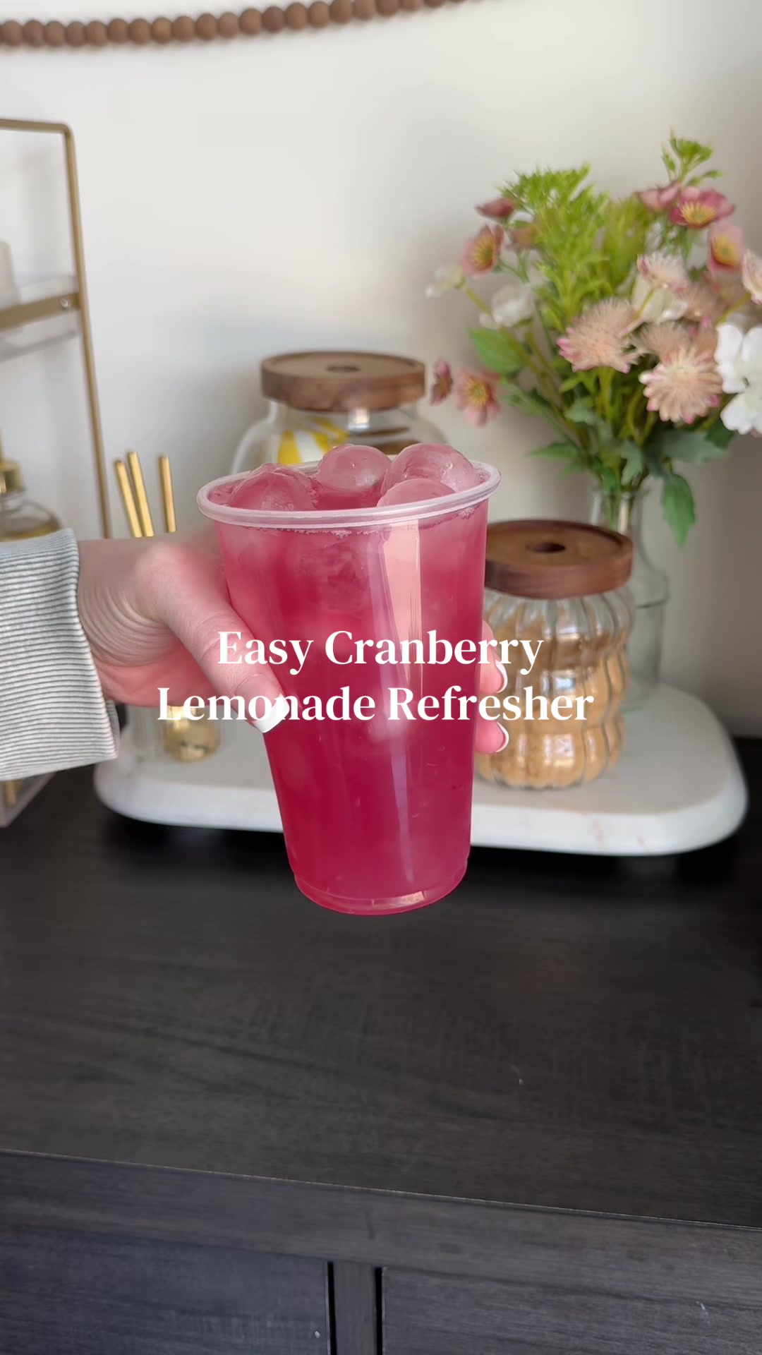 Refreshing cranberry lemonade drink