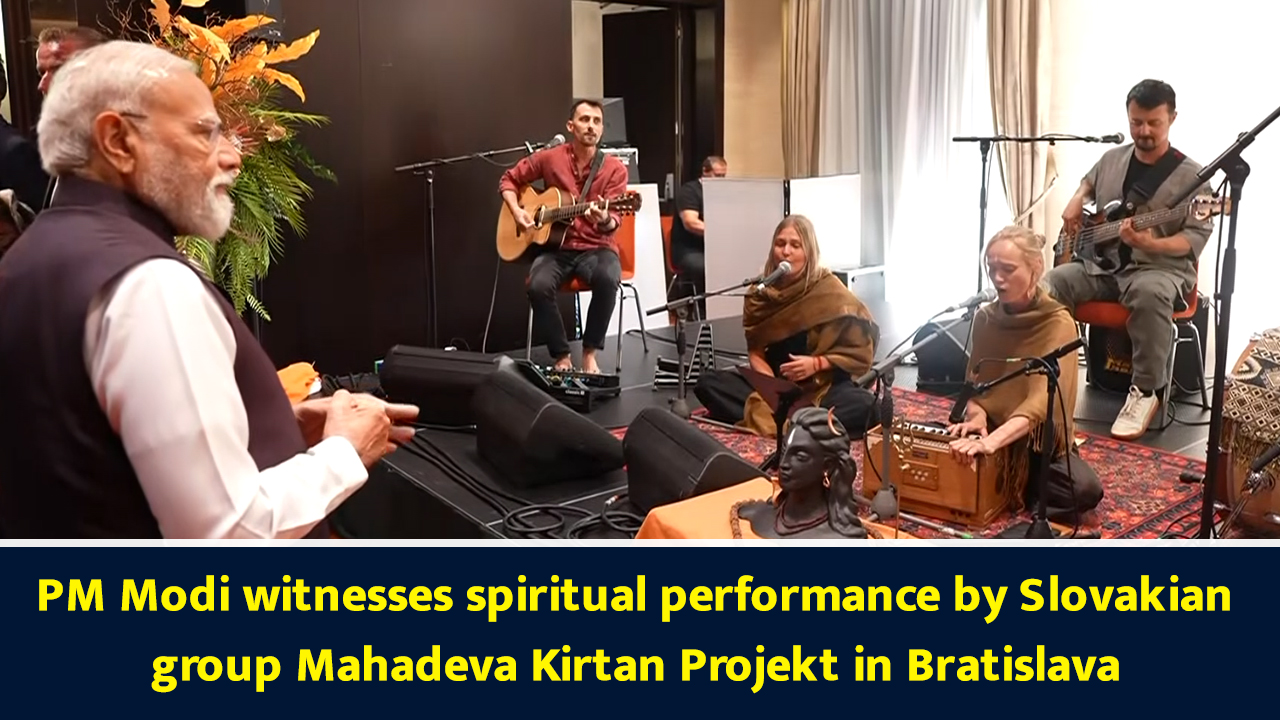 PM Modi witnesses spiritual performance by Slovakian group Mahadeva ...