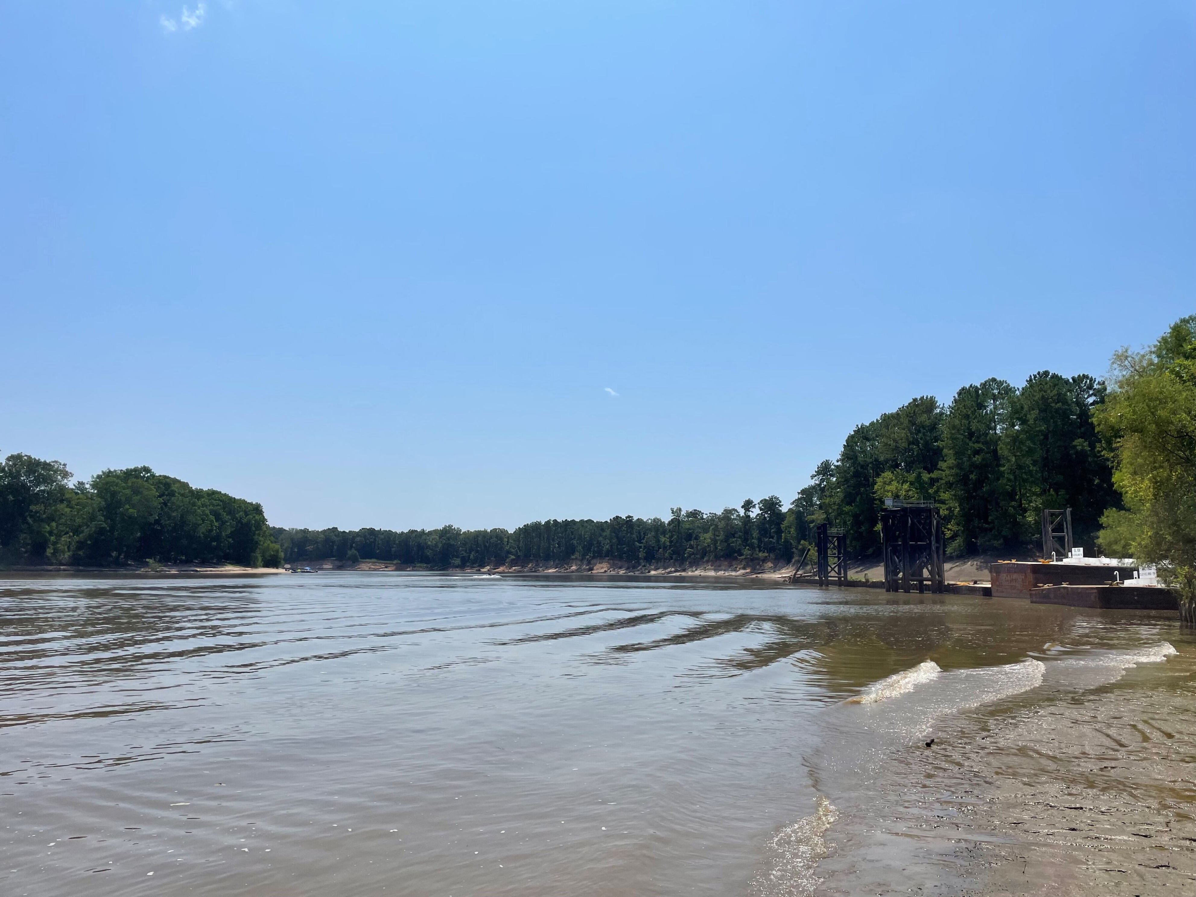 Search underway for missing boater on the Tombigbee River