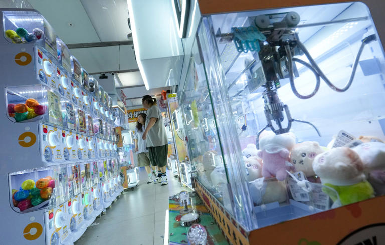 Claw machine operators told to get a grip on player complaints after ...