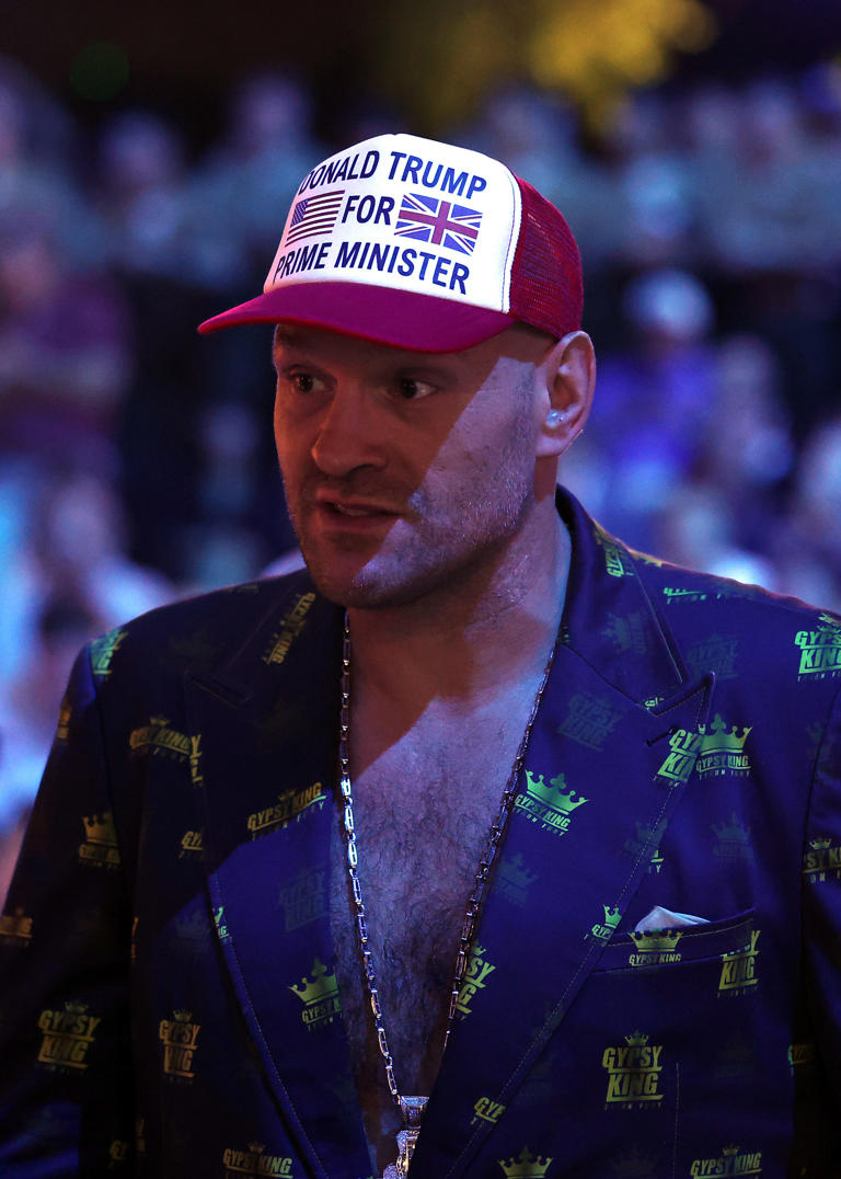 Watch Tyson Fury walk out and tease a Joshua fight at White House UFC