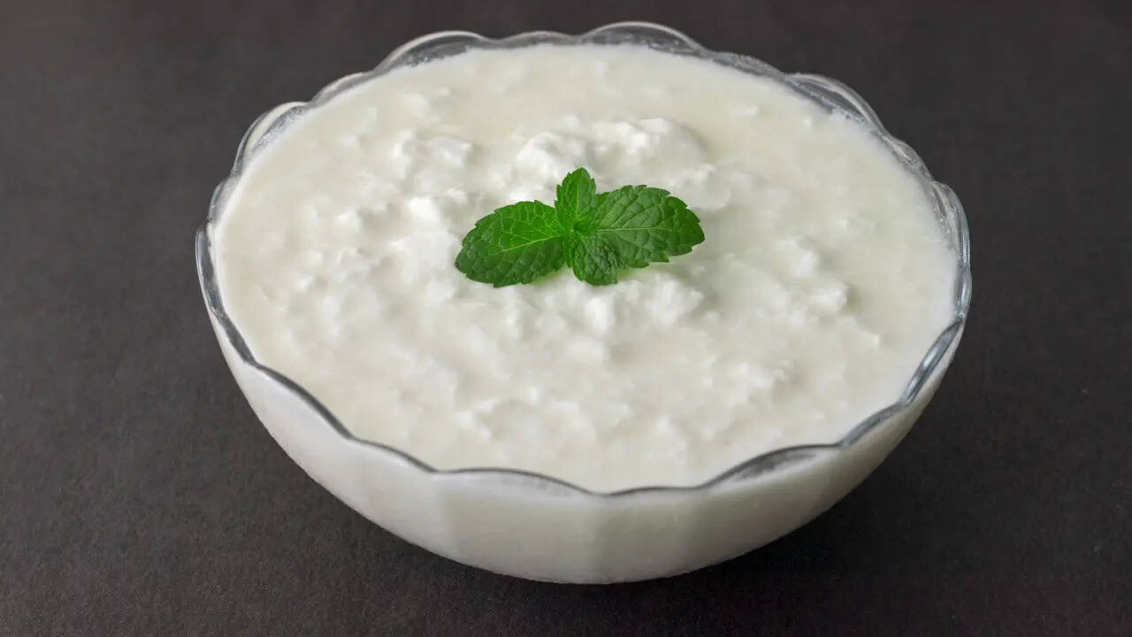 Curd vs hung curd vs Greek yogurt: What is the difference and which has ...