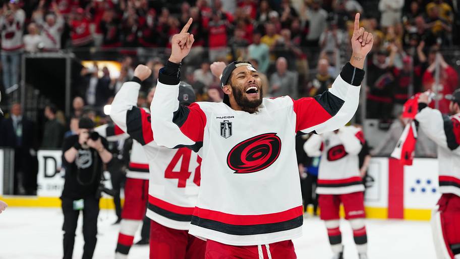 Wisconsin reaches 15 Stanley Cup champions, a feat no NCAA hockey ...
