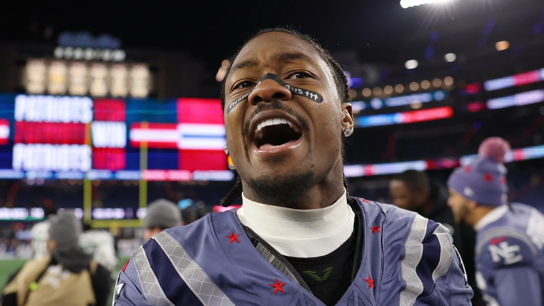 Broncos weigh Diggs move after Waddle trade sparks comparisons