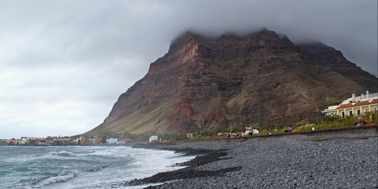 10 black sand beaches to visit in Spain