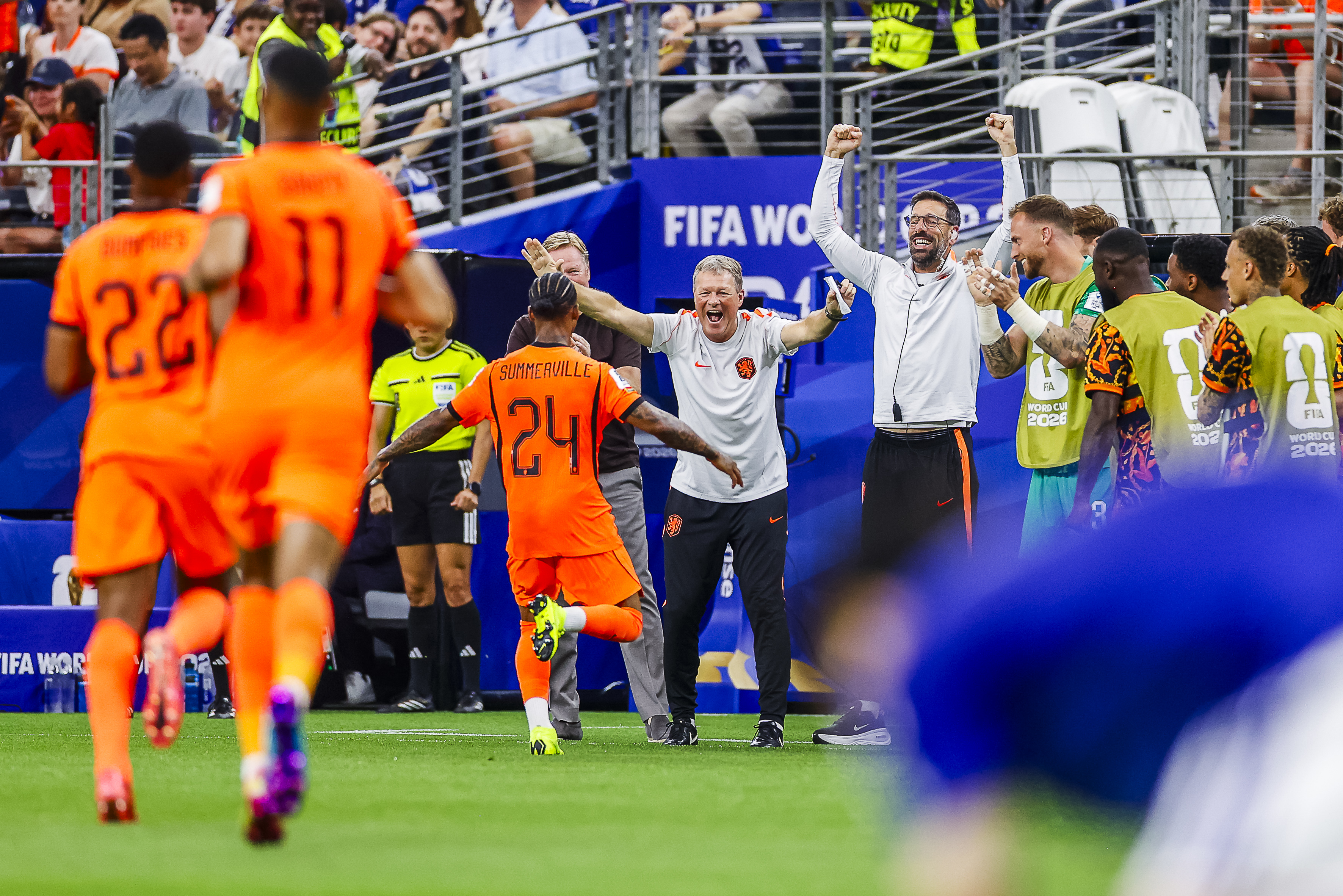 Waarom Summerville assistent Van Nistelrooij in de armen vloog na zijn goal