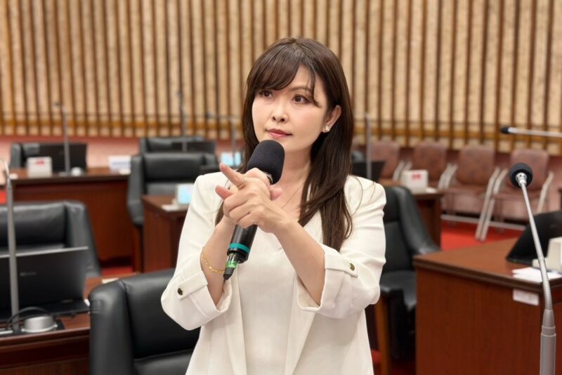 媒體民調稱賴瑞隆大勝柯志恩 高雄藍營酸：吹哨壯膽!