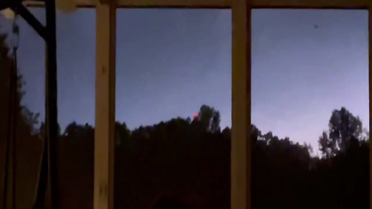 Spider lightning lights up Little Rock night sky