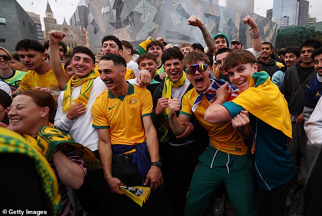 Turkey fans taunt Aussies with photos of diggers' graves in Gallipoli ...