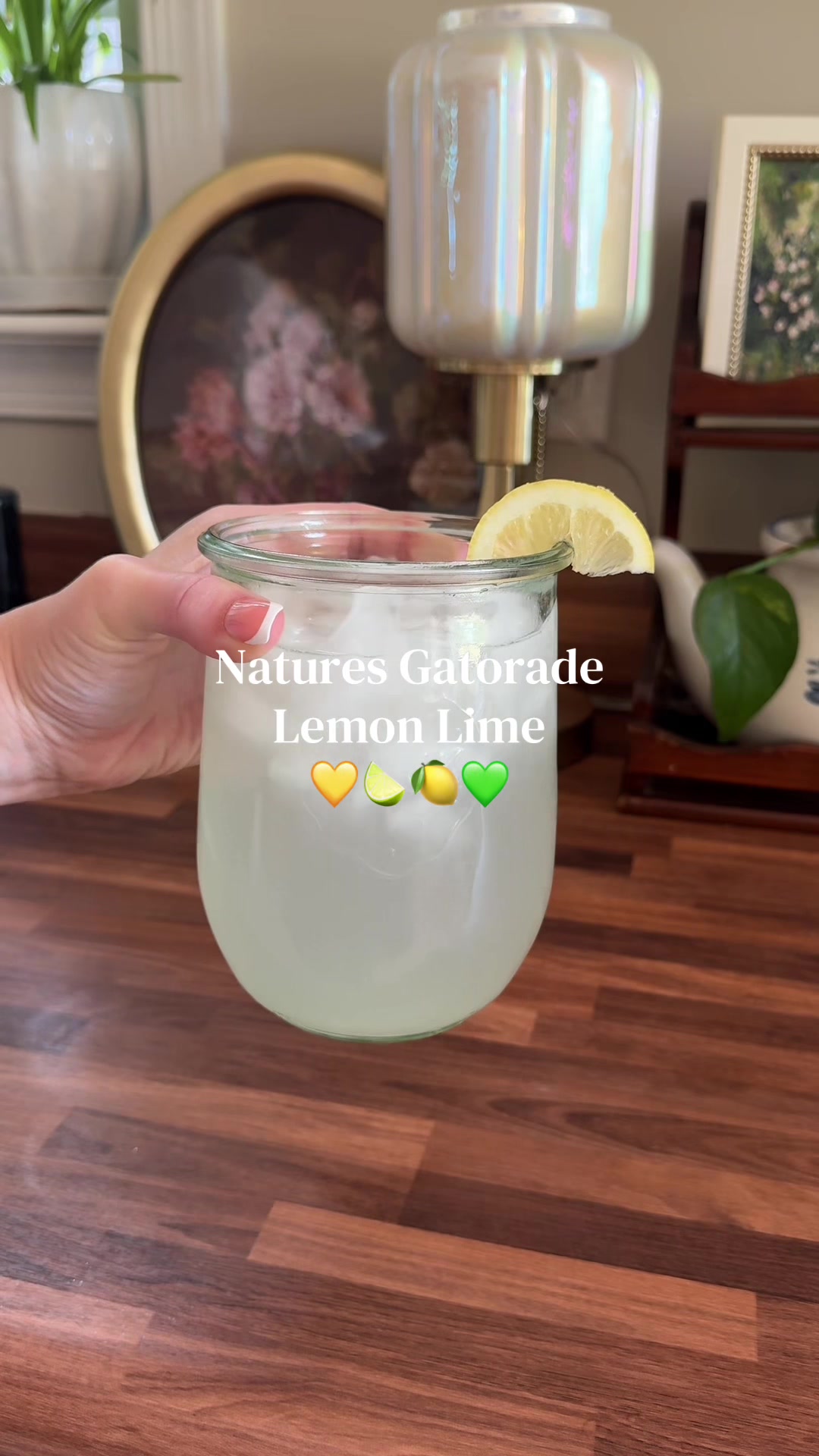 Refreshing lemon lime drink at home