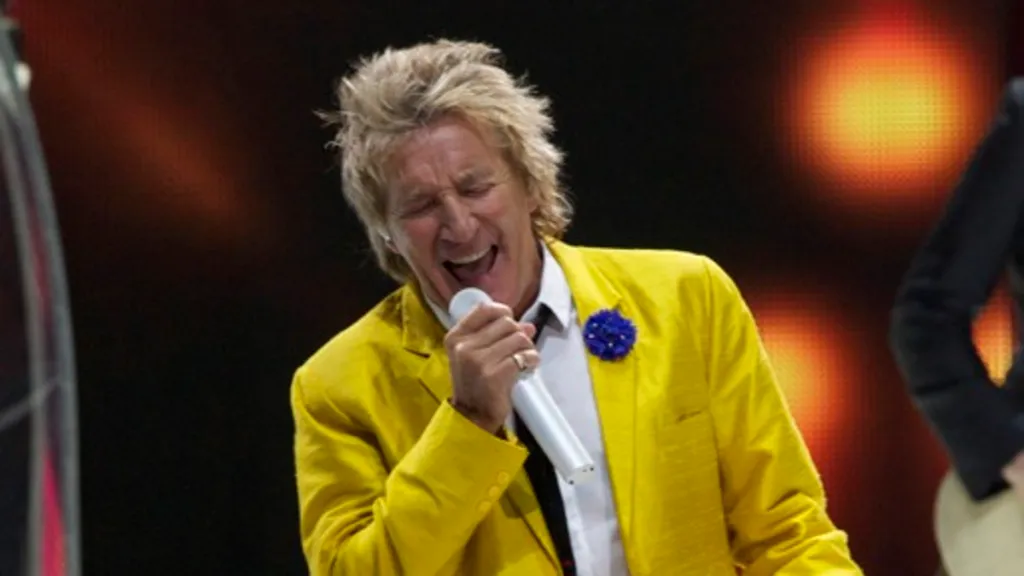 Rod Stewart fans angered by star seen at World Cup match