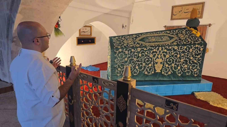 Kütahya’da Ergun Çelebi Hazretleri’nin kabrinde düzenleme