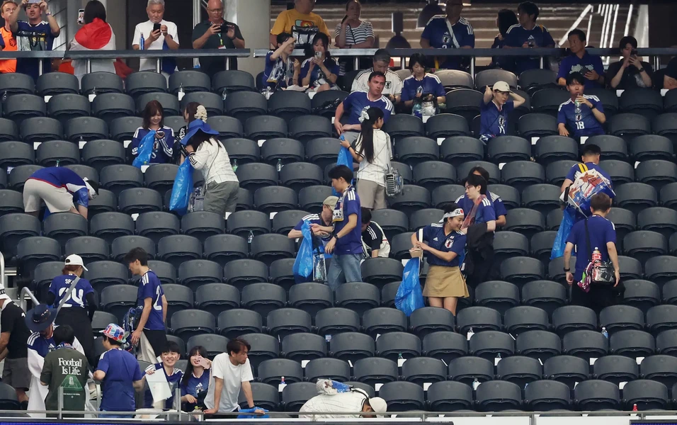Japan fans uphold clean-up tradition after World Cup draw