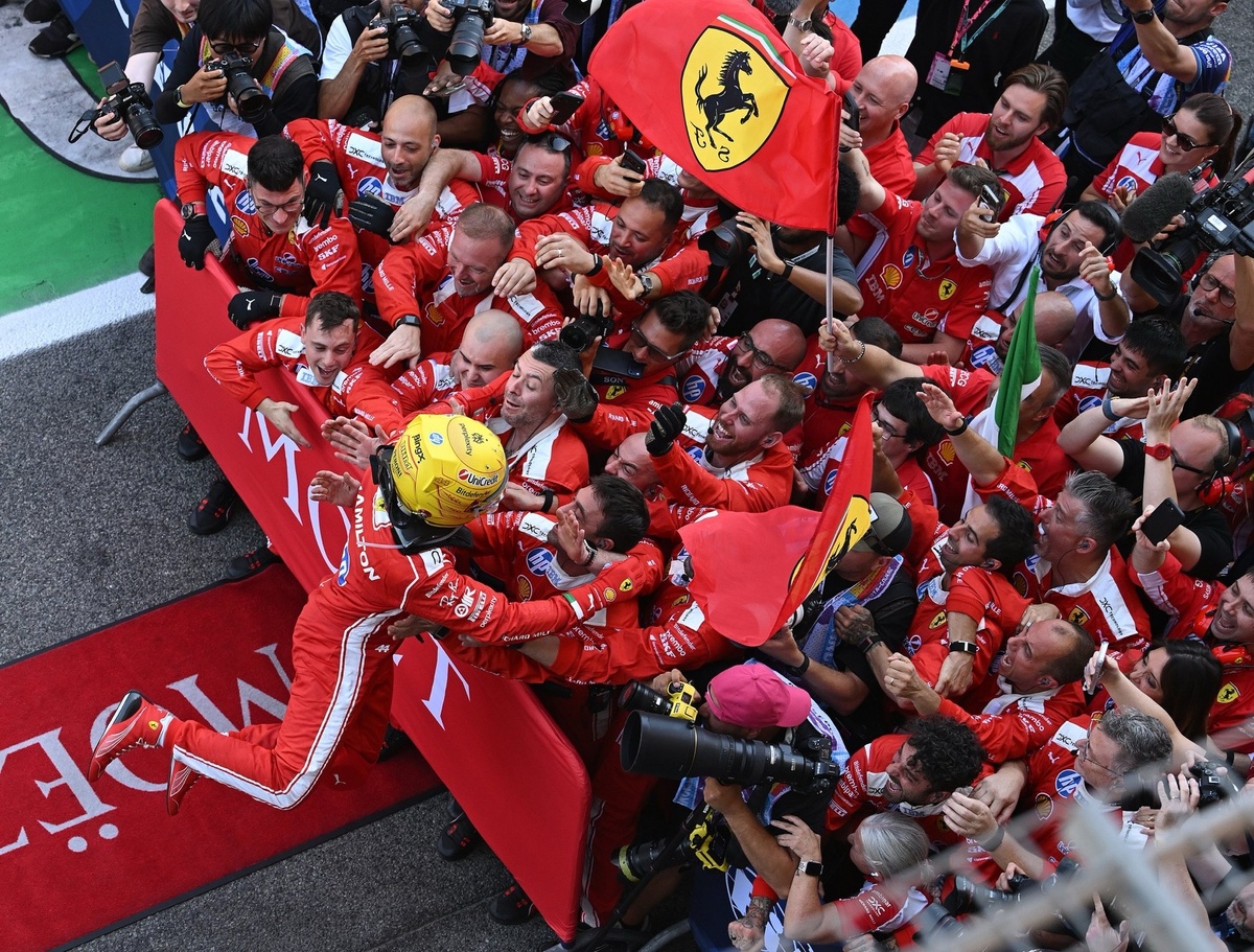 F1-update: Het verhaal achter Hamiltons Ferrari-zege, Red Bull ...