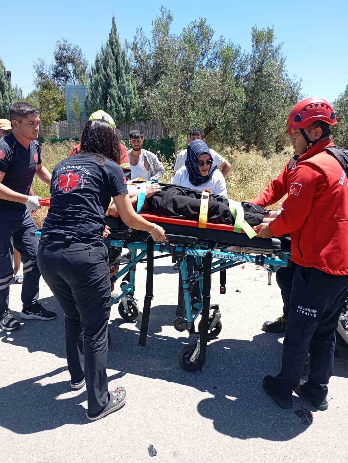 Burhaniye’de trafik kazasında 18 yaşındaki genç hayatını kaybetti