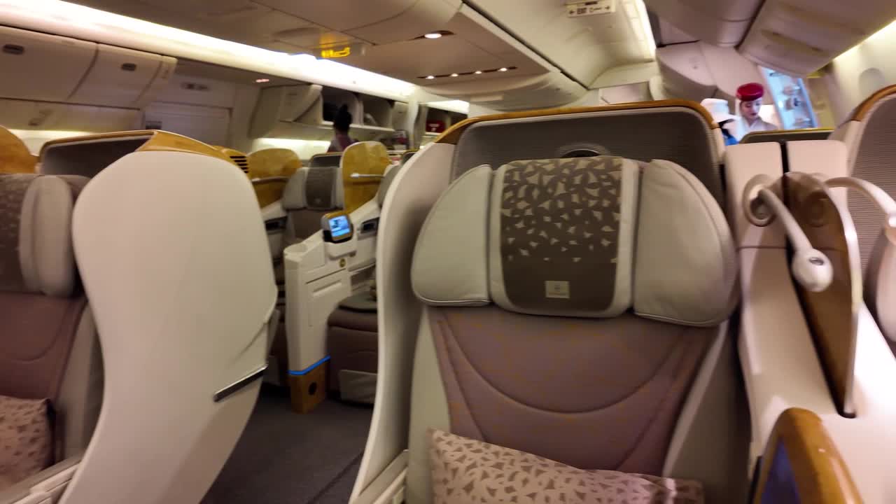 Passenger amazed by near-empty business class on Emirates flight