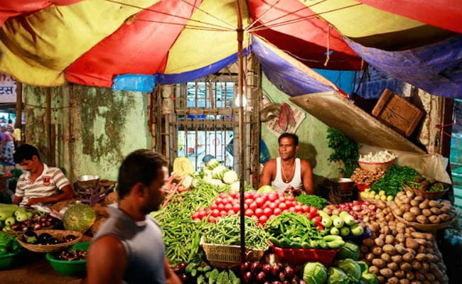 India WPI inflation rises to 9.68% in May, above estimate