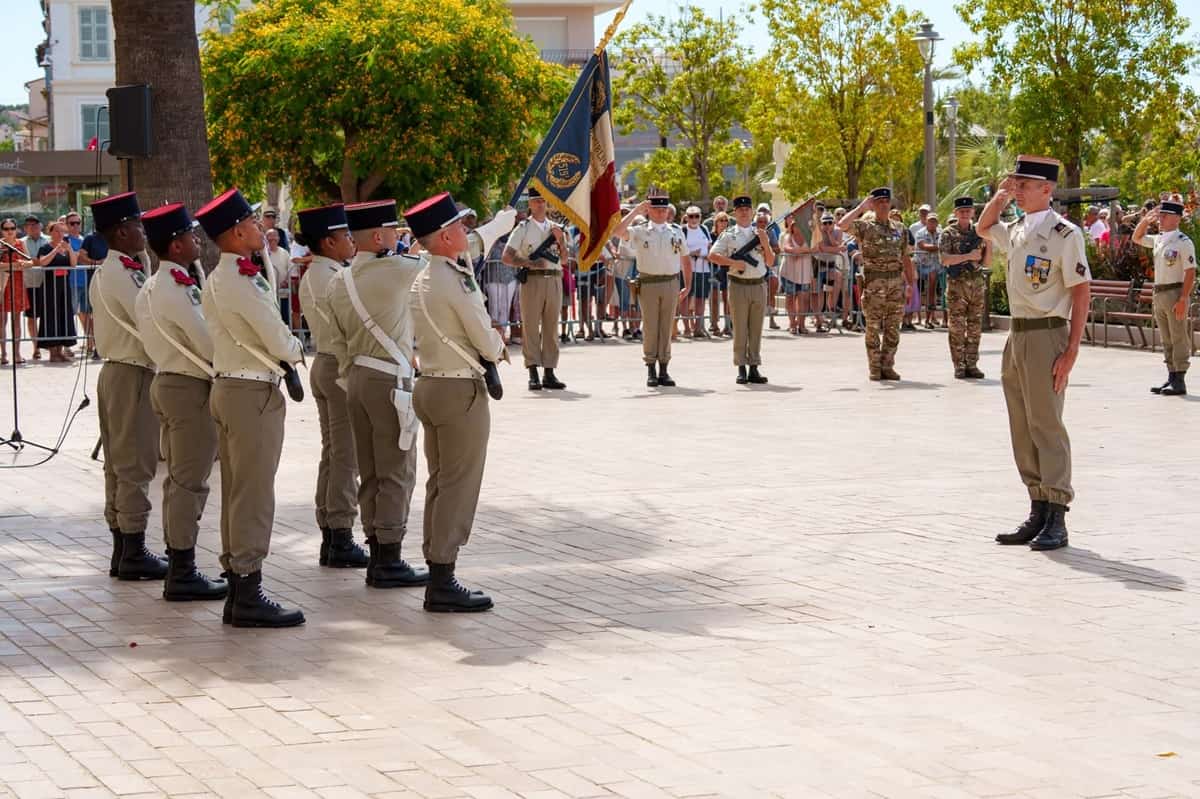 Le 1er escadron portuaire change de commandement lors d’une cérémonie à ...