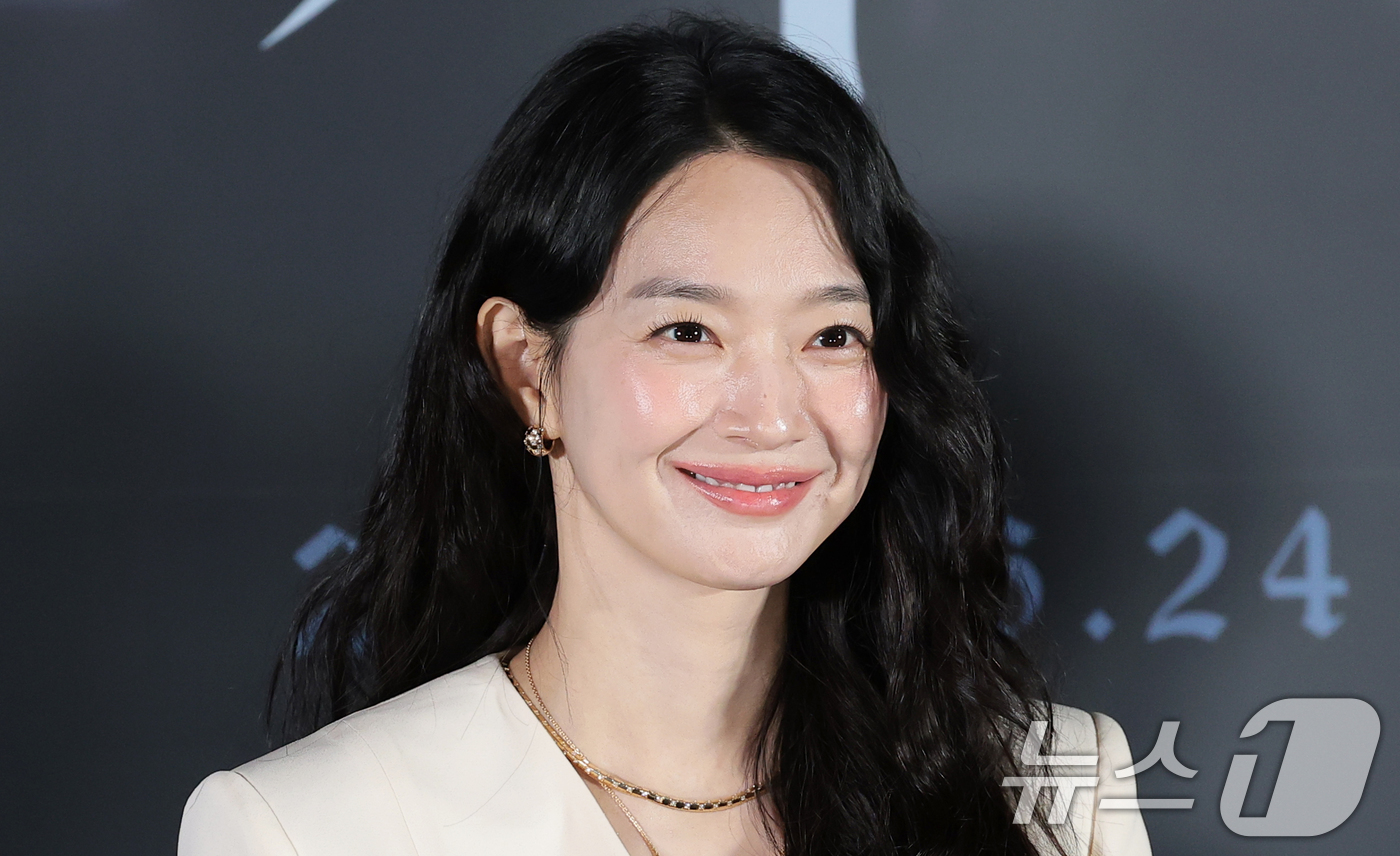 '눈동자' 신민아 "시력 잃어가는 인물, 청각 예민해지고 공포감 느껴"