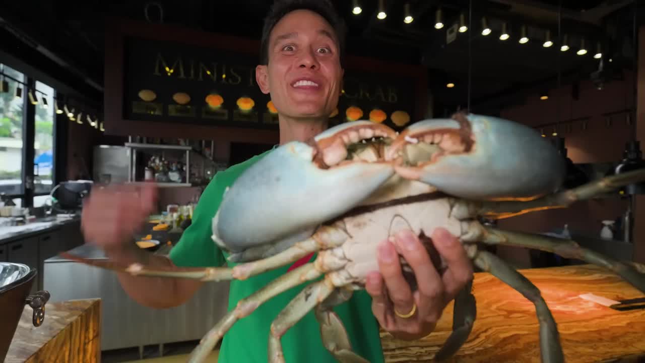 The art of cooking Sri Lanka's massive crab