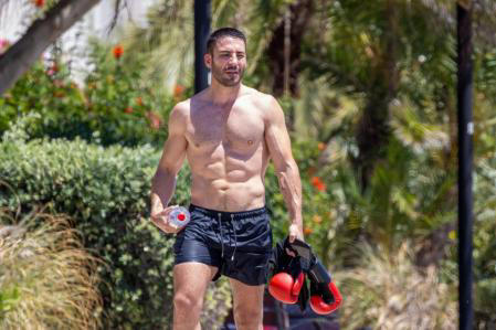 Miguel Ángel Silvestre, actor, 44 años: "A veces ceno y desayuno ...