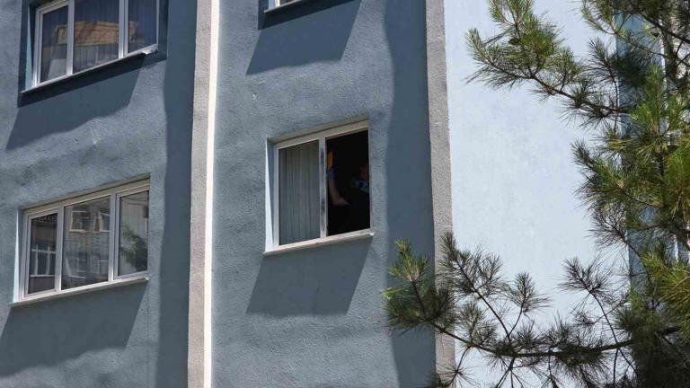Samsun’da 11 katlı apartmanın 1’nci katından düşen adam yaralandı