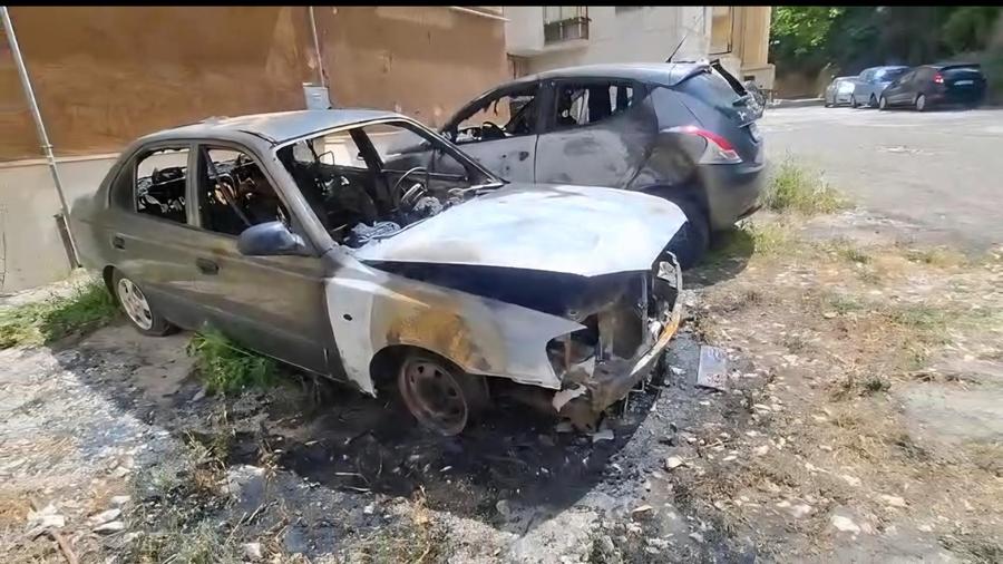Sassari, tre auto a fuoco nella notte: indaga la polizia