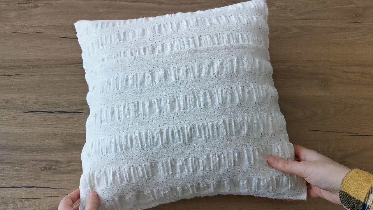 Refresh pillows quickly without zipper or button