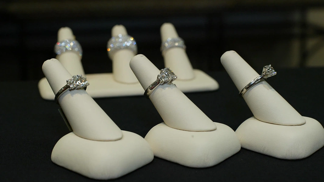 Ramsey Show urges couples to ditch 2-3 month ring rule