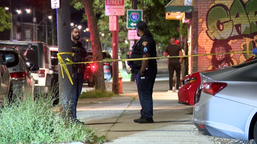Police investigate shooting in parking lot of Cleveland restaurant