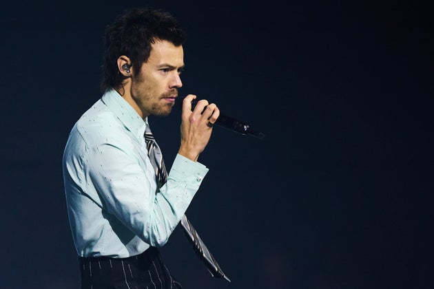 Harry Styles remembers David Hockney with touching tribute during ...