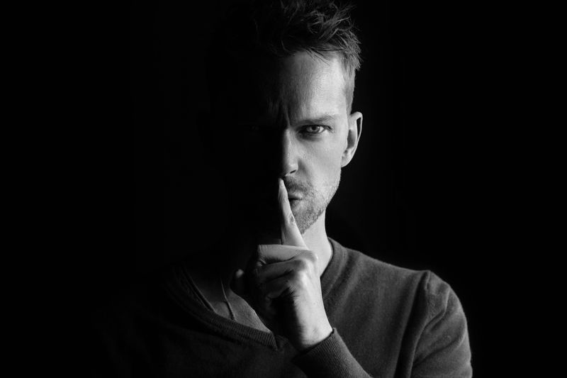 15 warning signs his behavior is crossing into creepy territory