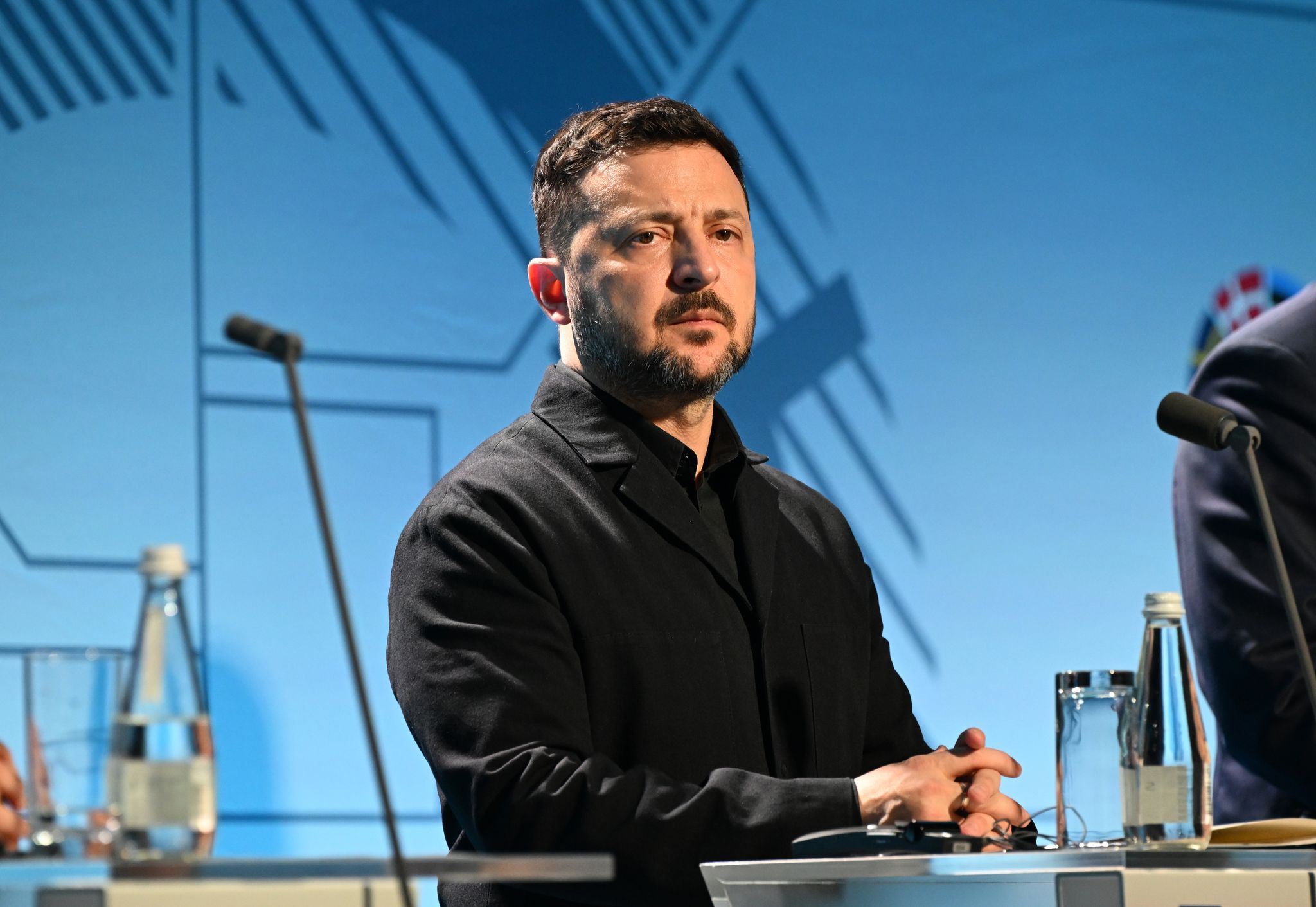 Zelensky calls for G7 response to Russian attacks on Kiev