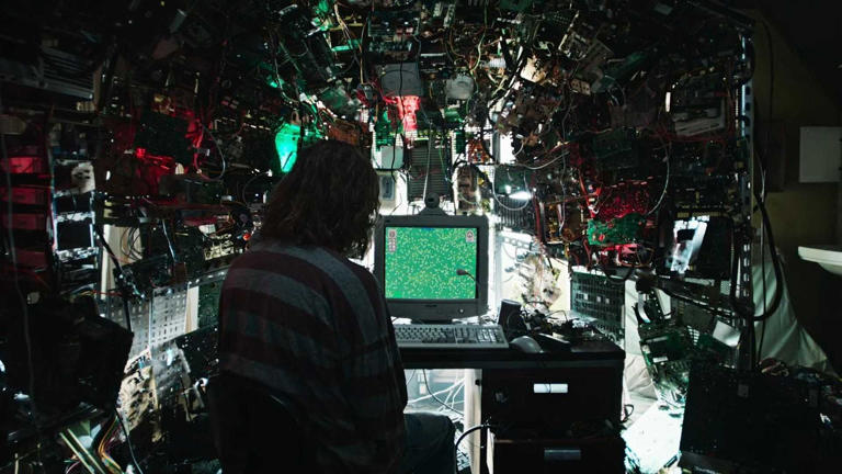 15 years ago, Netflix's 7-part series rewrote the rules of sci-fi ...