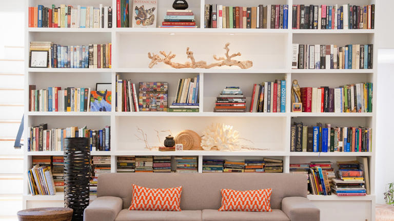 Vertical vs. horizontal book stacking: Design tips for displaying your ...