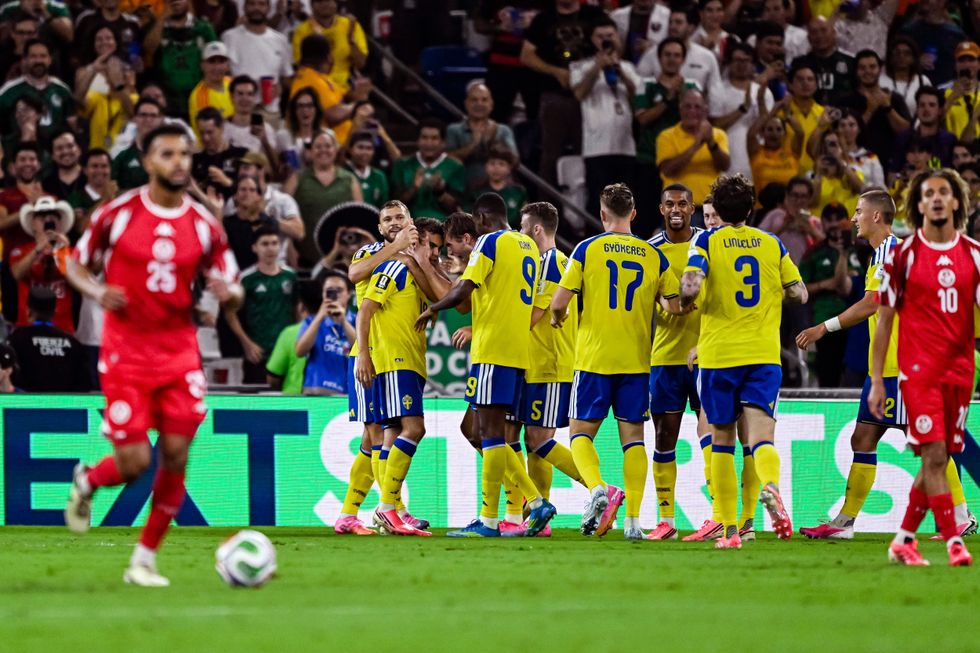 Graham Potter discusses mystery injury after Sweden hammer Tunisia in ...