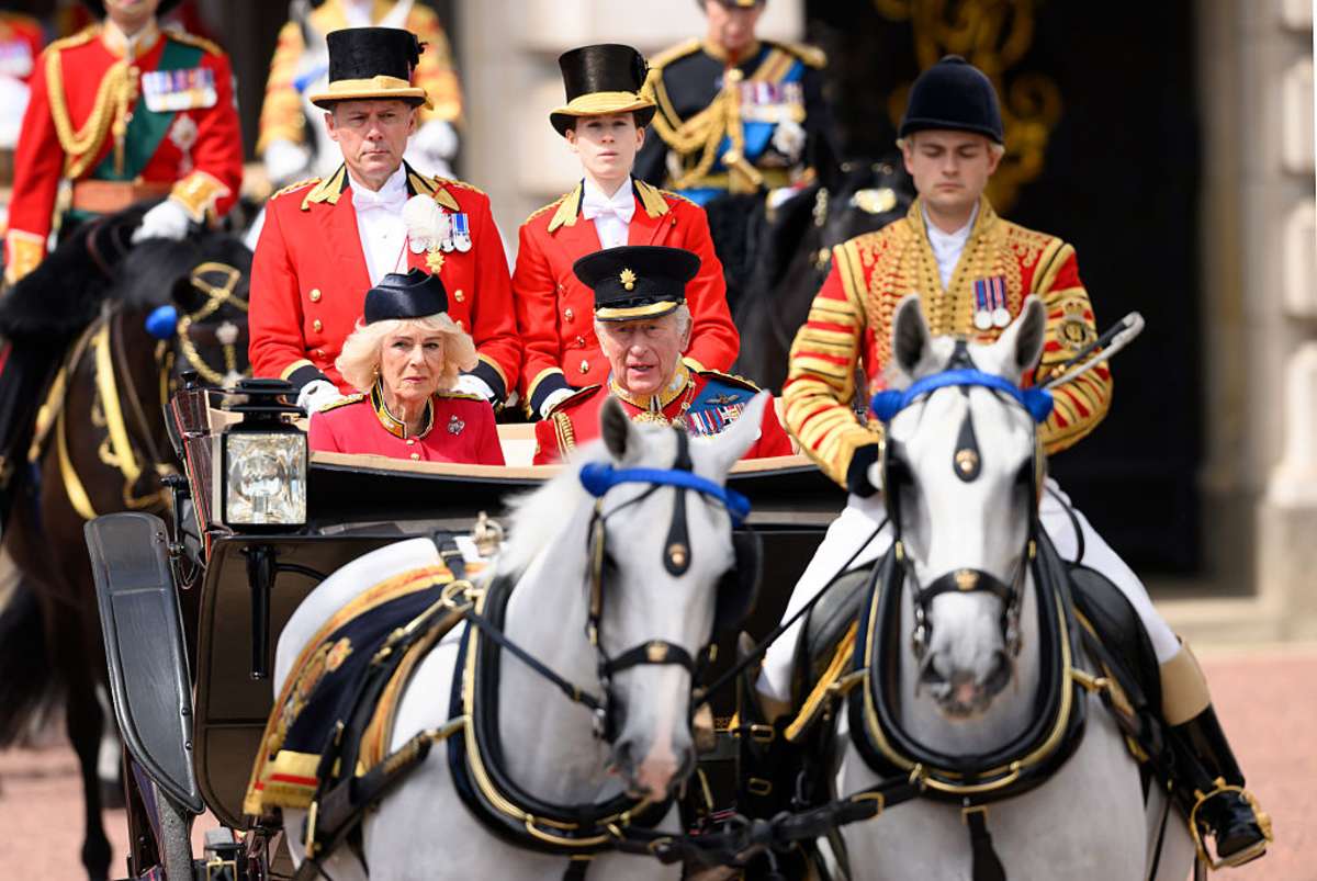 King Charles caught on camera halting Trooping duties for sweet gesture ...