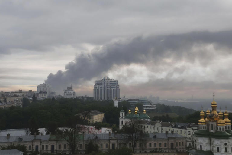 Ucraina, colpita la cattedrale di Kiev. Zelensky: "Atto di barbarie ...