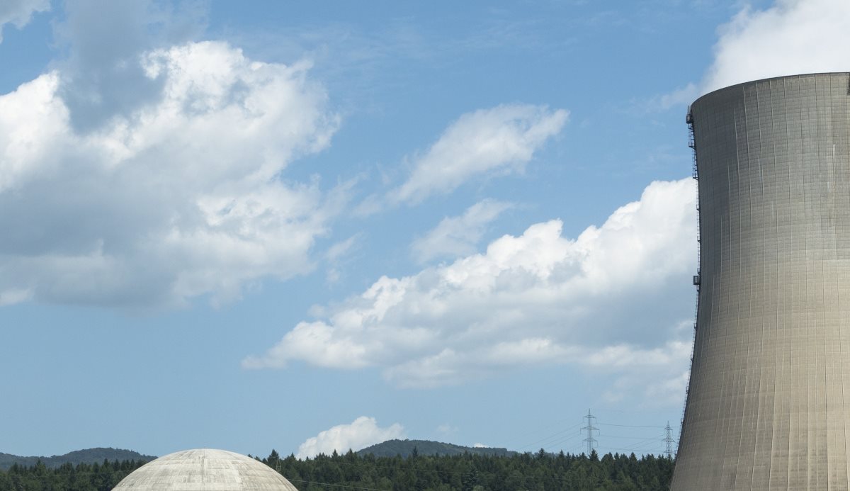 Supply shortage & AI's power hunger: Why Cameco, Standard Uranium, and ...
